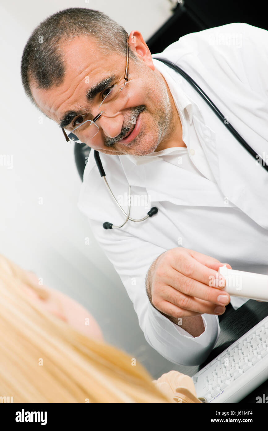 doctor physician medic medical practicioner woman humans human beings ...