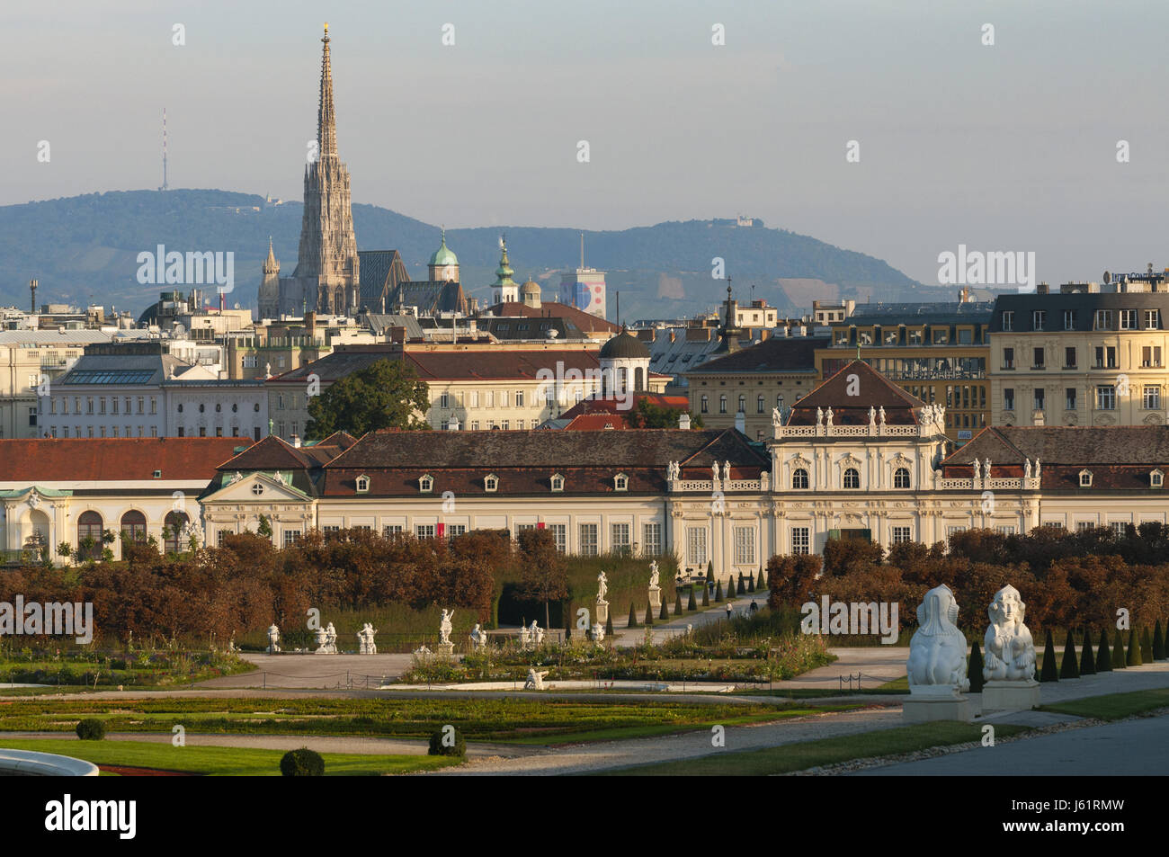 Vienna skyline hi-res stock photography and images - Alamy