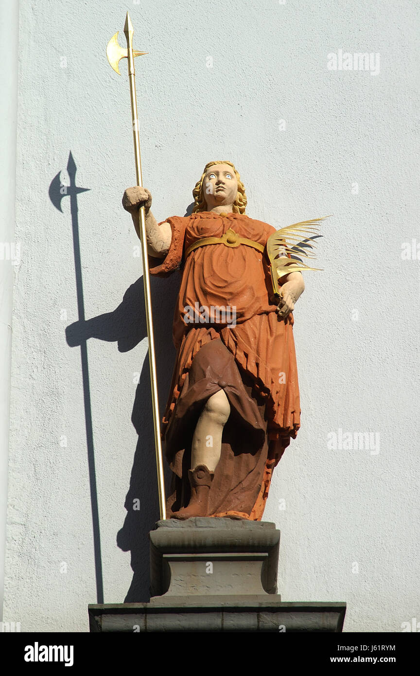 monument art statue angel angels facade lance design shaping formation ...