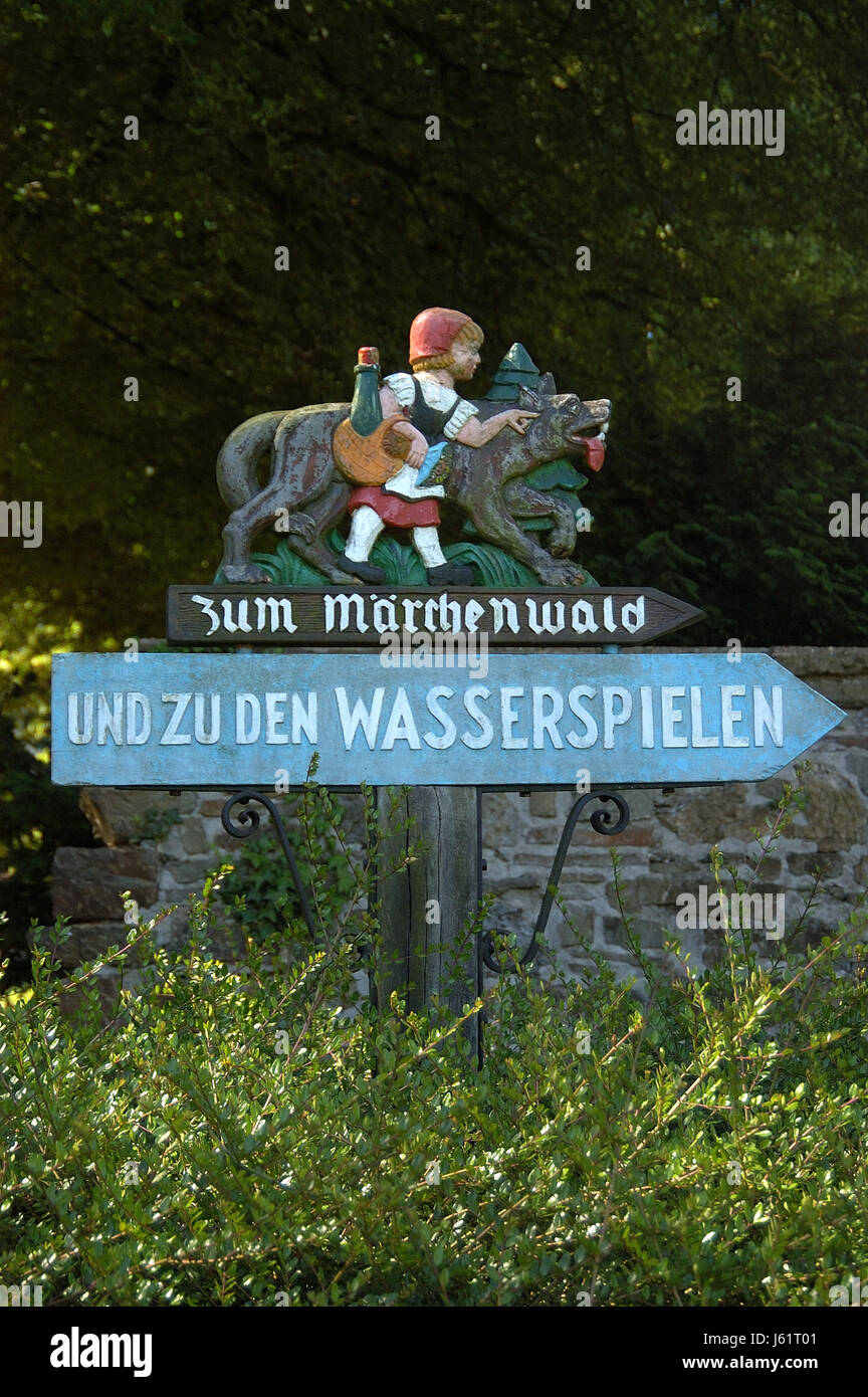 sign signal hint design shaping formation shape model figure ...