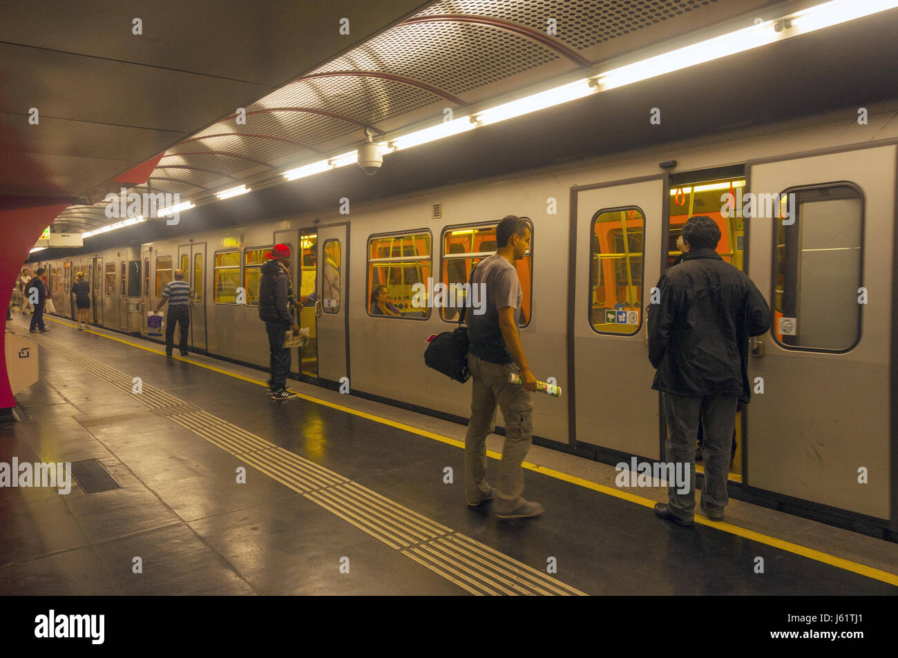 Vienna subway hi-res stock photography and images - Alamy
