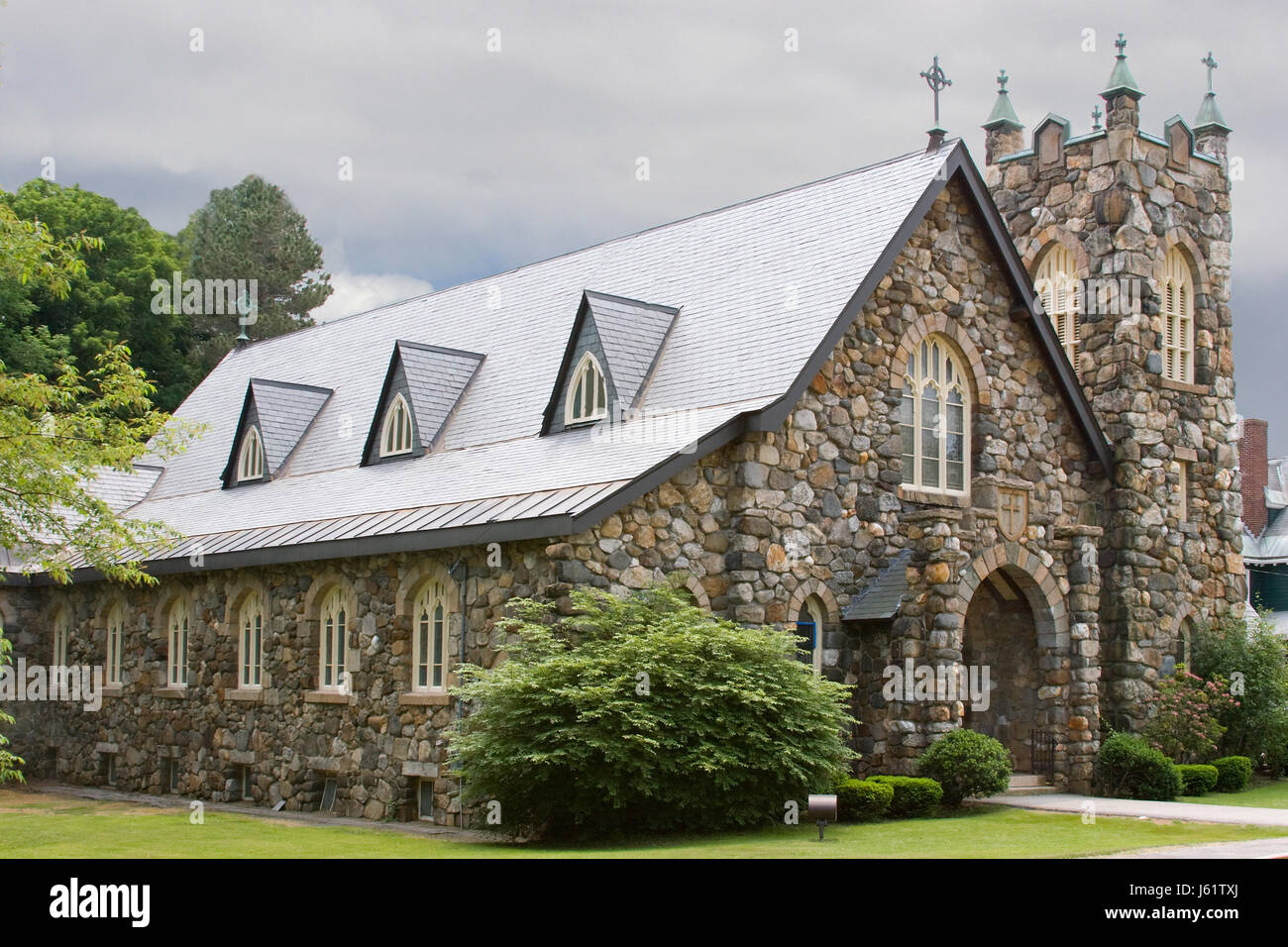church style of construction architecture architectural style catholic ...