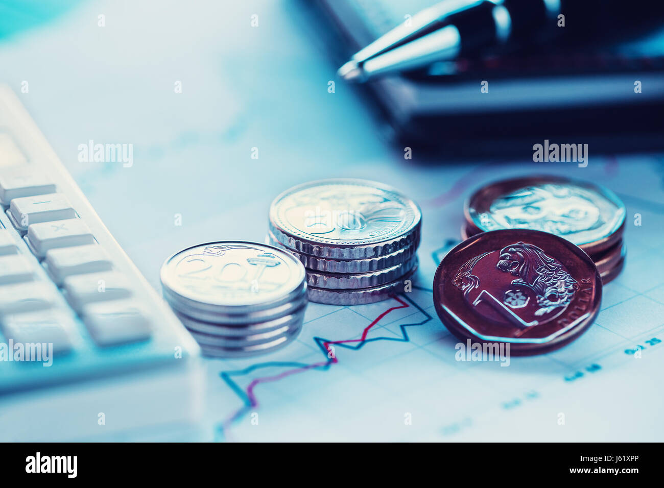 Line chart hi-res stock photography and images - Alamy