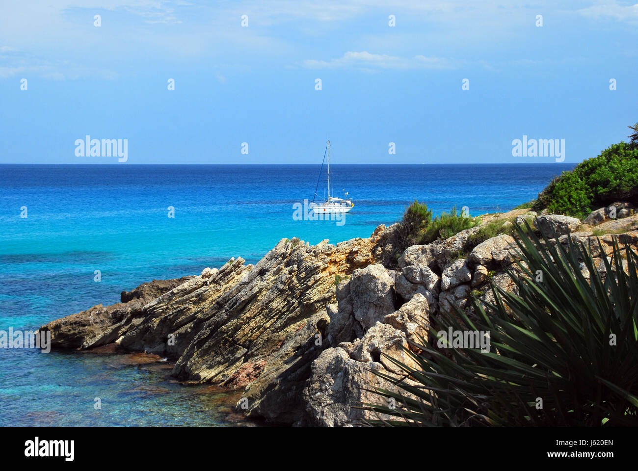 horizon mallorca rock coast caribbean squandering waste salt water sea ...