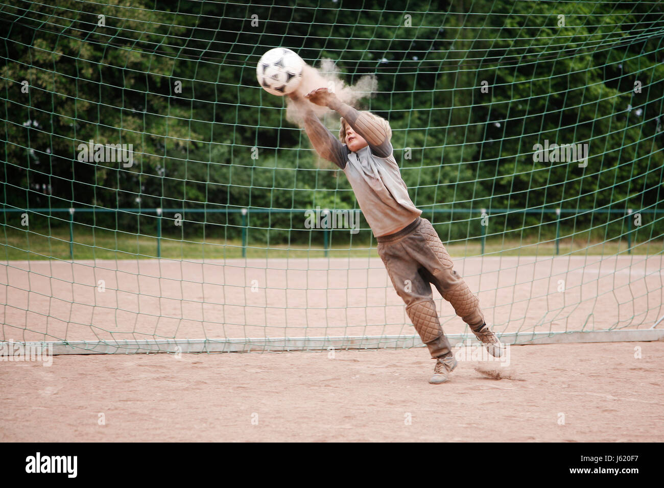 Catch goalkeeper hi-res stock photography and images - Alamy