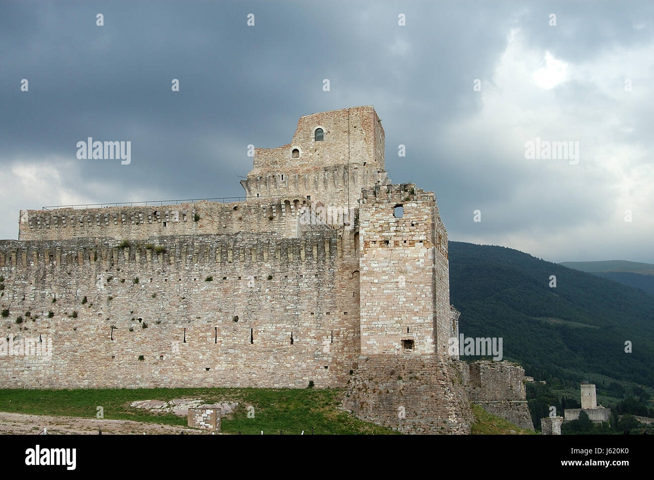 ruins fortress stonewall defence work chateau castle tower sights ...