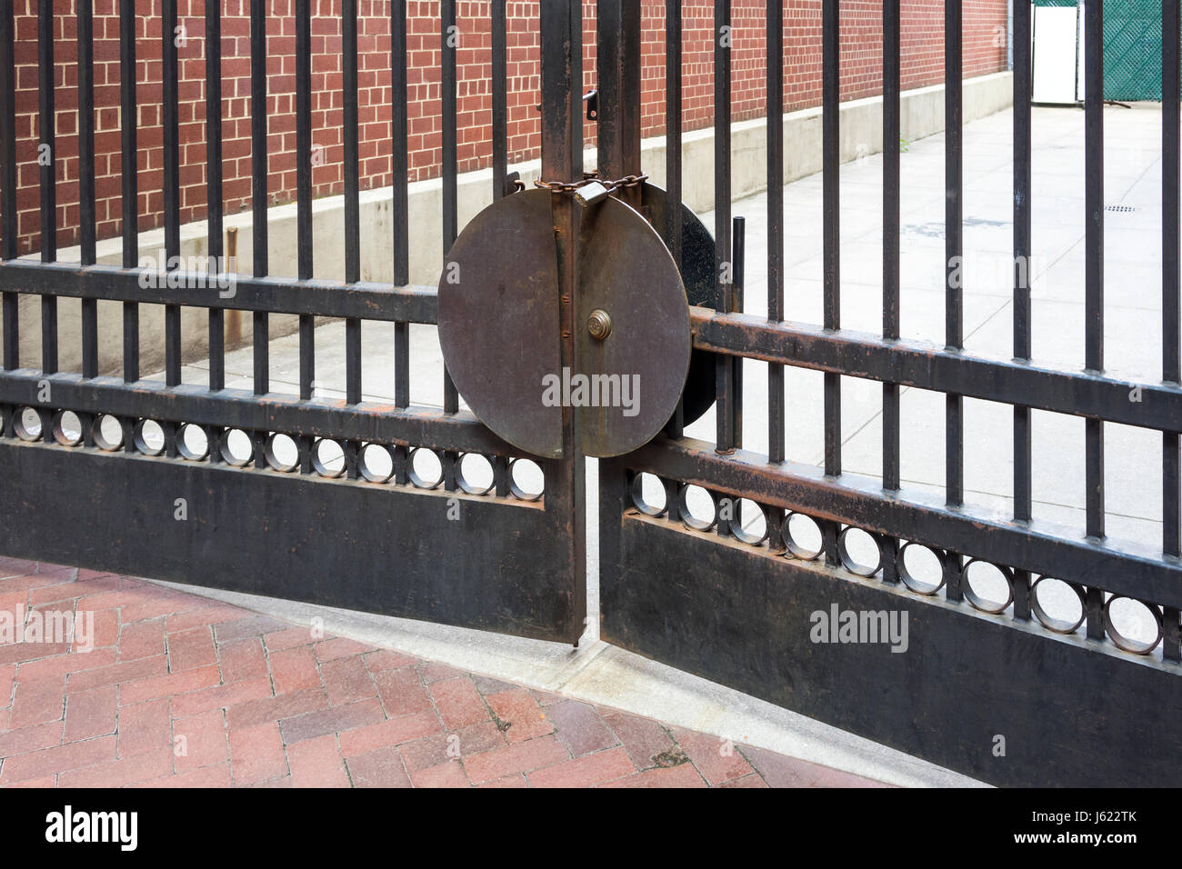 Keep gate closed hi-res stock photography and images - Alamy
