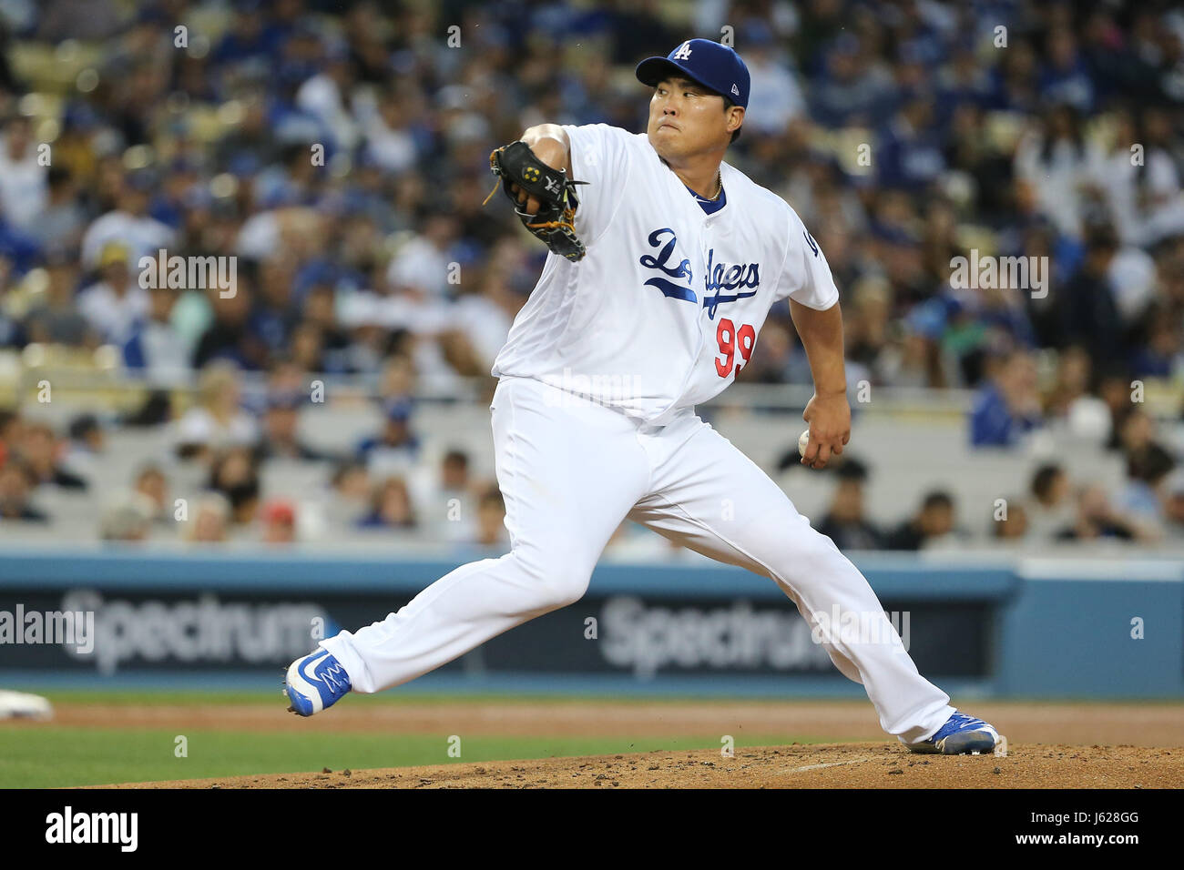 Los Angeles, CA, USA. 18th May, 2017. Los Angeles Dodgers starting pitcher Hyun-Jin Ryu #99 ...