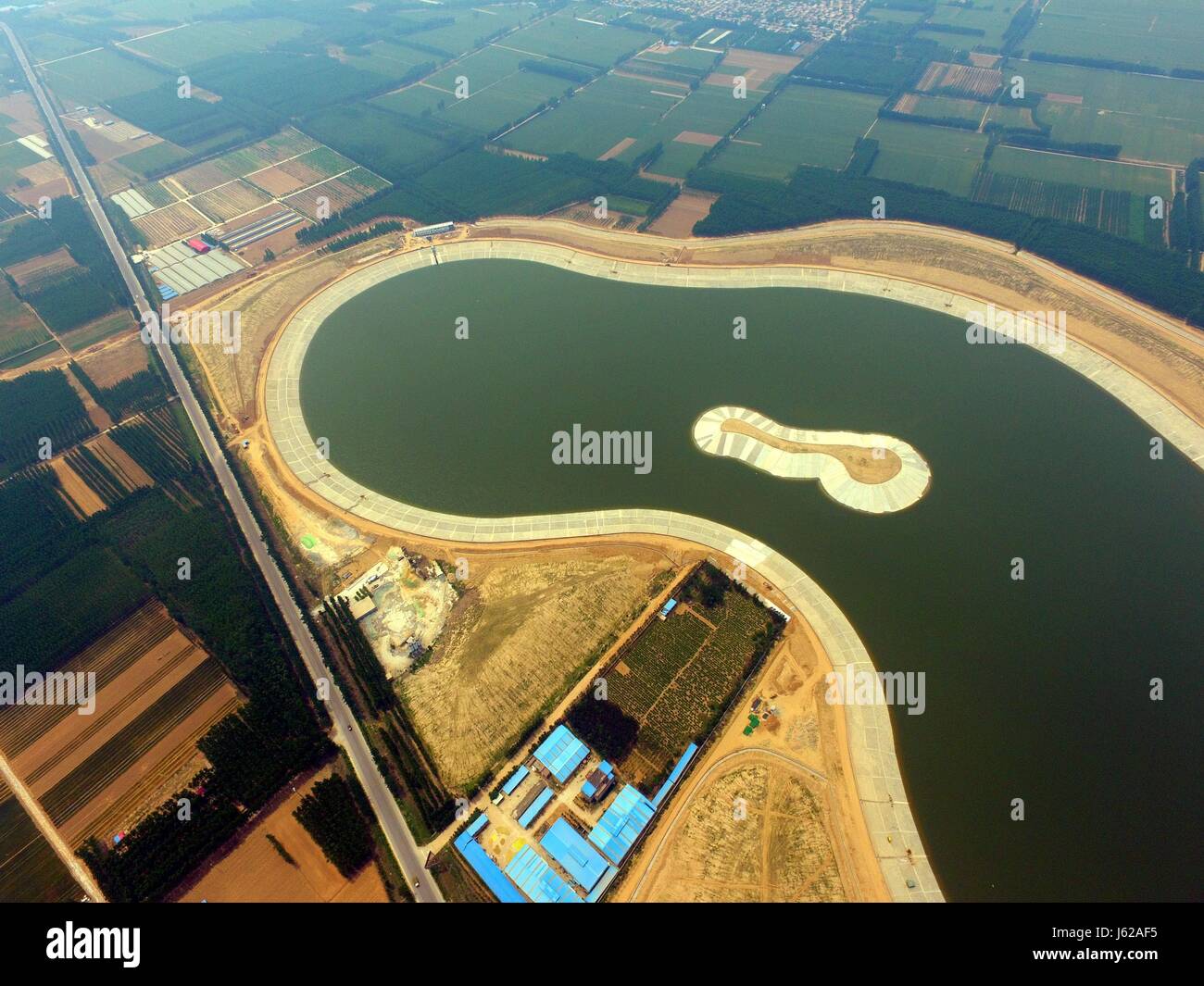 South to north water transfer china hi-res stock photography and images ...