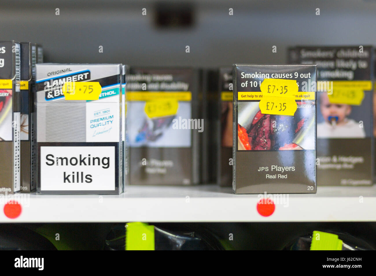 Packs of cigarettes hi-res stock photography and images - Alamy