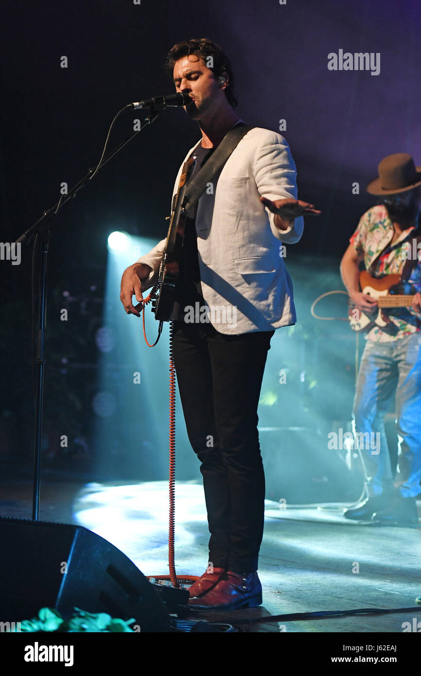 Miami Beach, Florida, USA. 18th May, 2017. Jonathan Russell of The Head ...