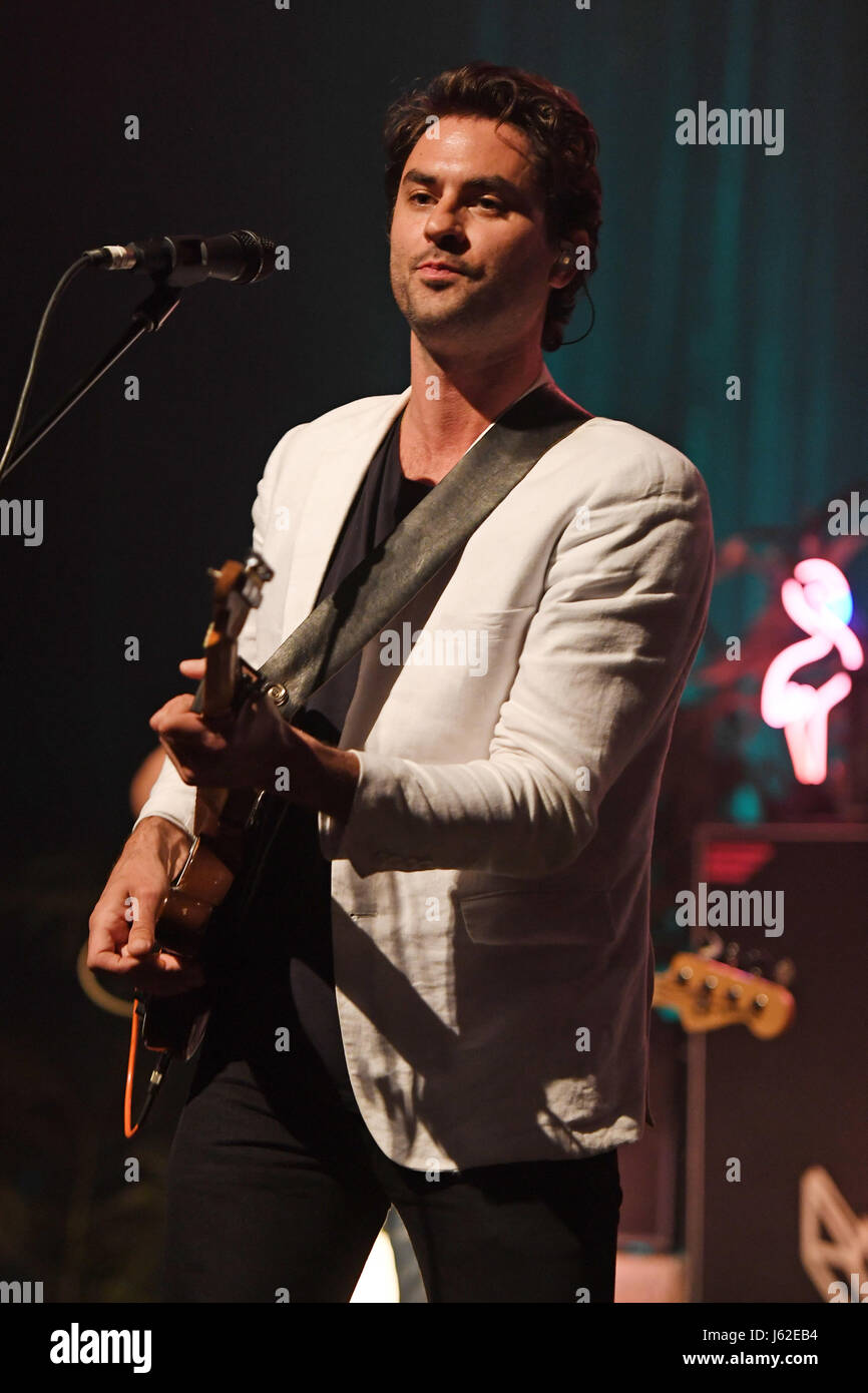 Miami Beach, Florida, USA. 18th May, 2017. Jonathan Russell of The Head ...