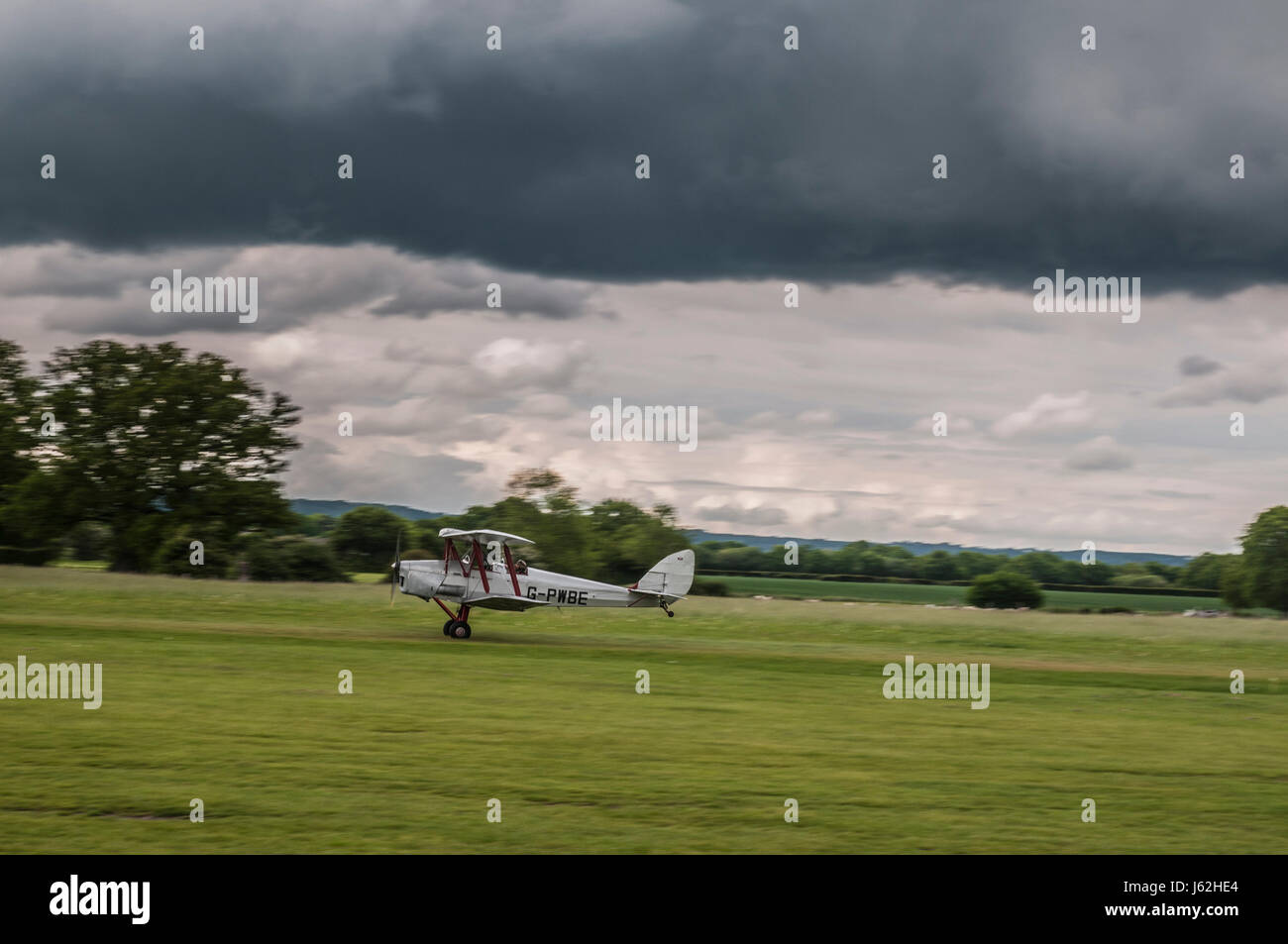 Tiger moth uk hi-res stock photography and images - Alamy