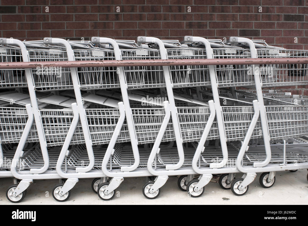Store carts hi-res stock photography and images - Alamy