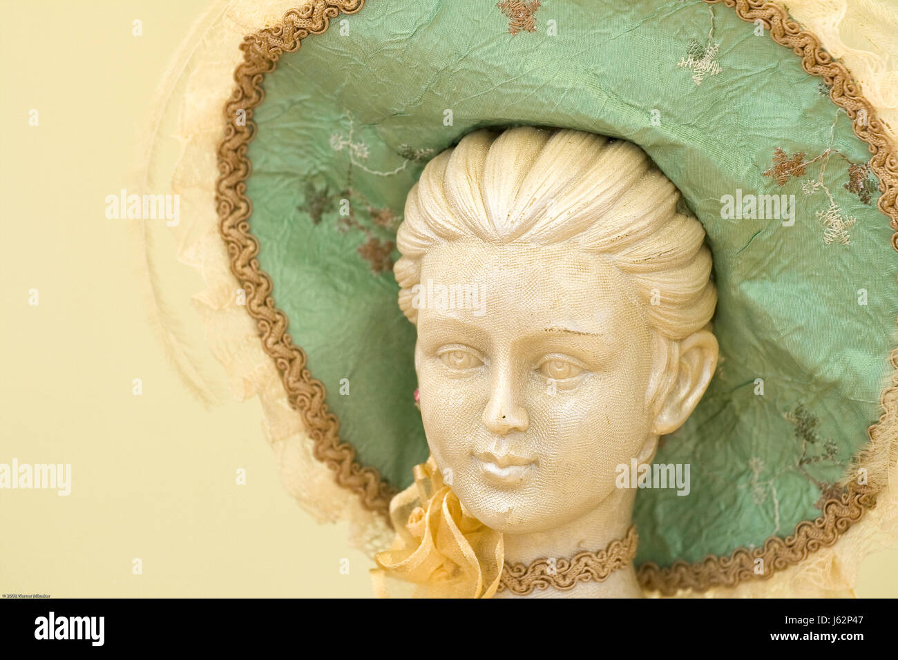 Baroque hat hi-res stock photography and images - Alamy
