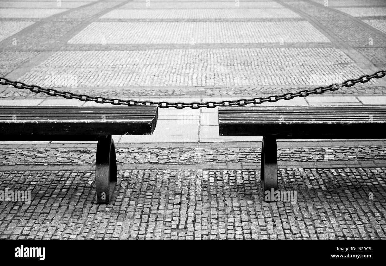 benches two chain benches berlin two gendarmenmarkt stahlkette ...