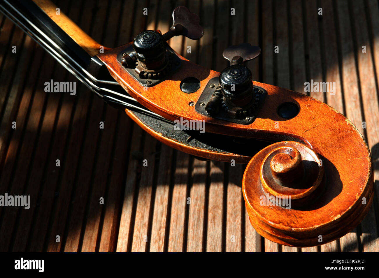 Orchesterinstrument hi-res stock photography and images - Alamy