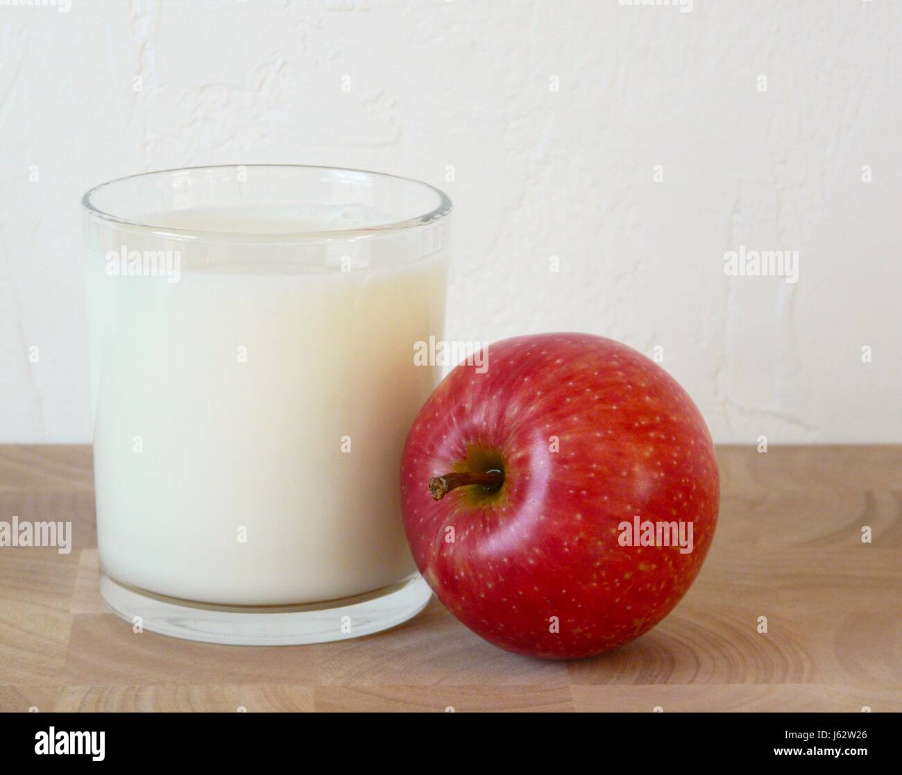 milk and apple Stock Photo - Alamy