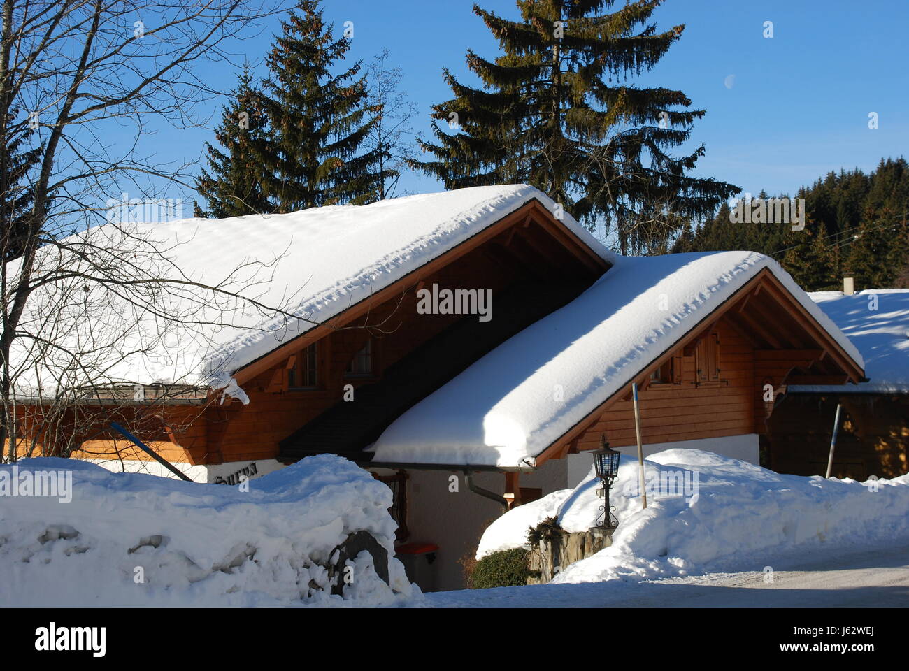 Chalet in switzerland villars hi-res stock photography and images - Alamy