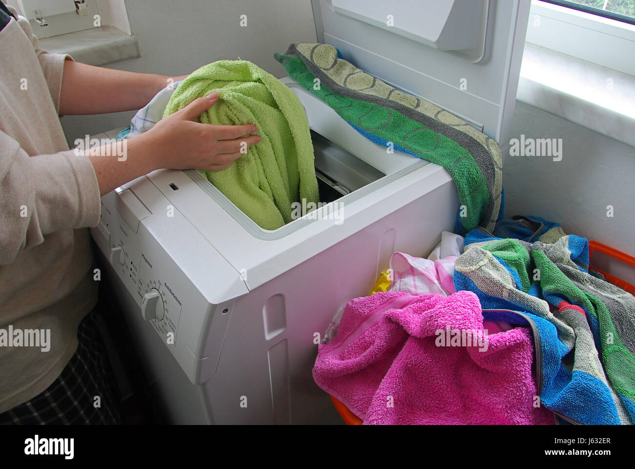 hand engine drive motor wash washing washing machine laundry textiles ...