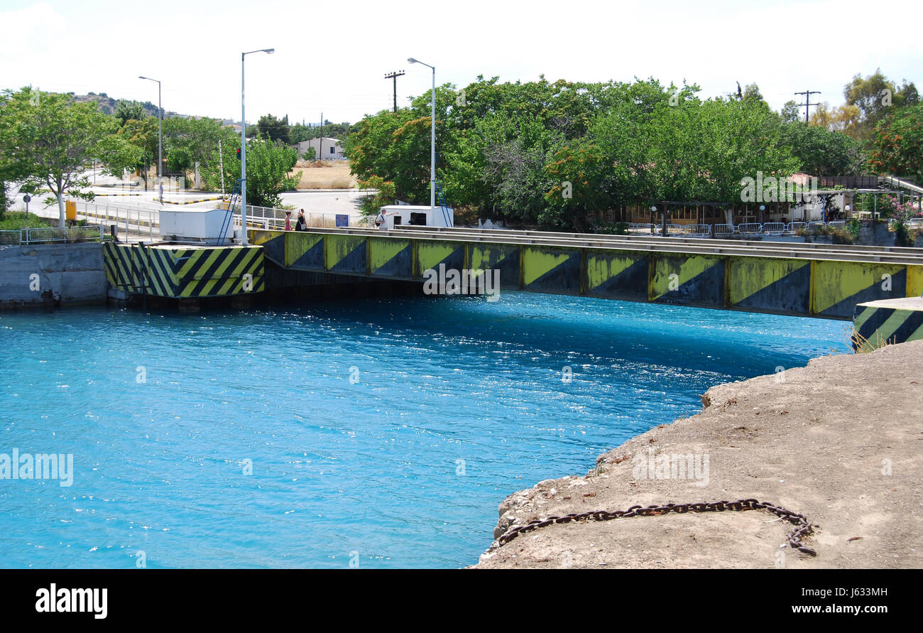 Submersible bridge hi-res stock photography and images - Alamy