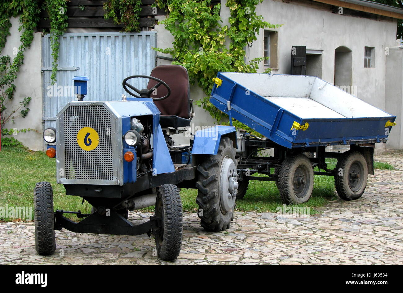 agriculture farming small tiny little short transport yard trailer ...