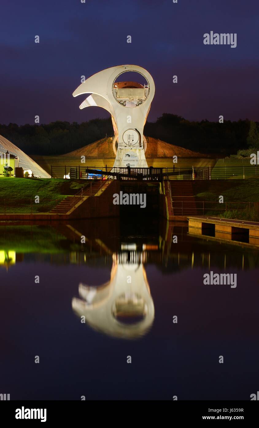 The falkirk wheel night hi-res stock photography and images - Alamy