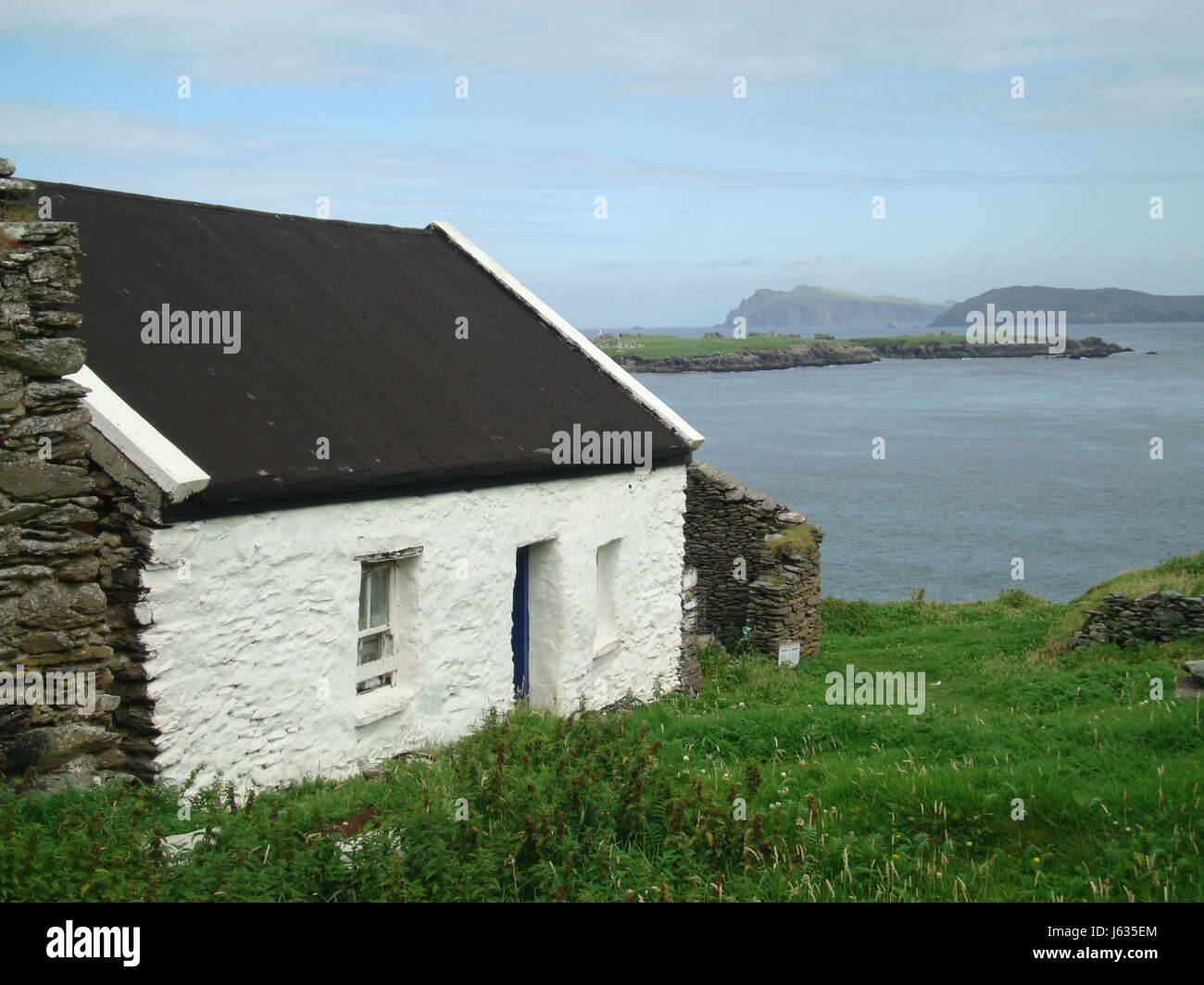 house building ireland stone house alone lonely mountain old house ...