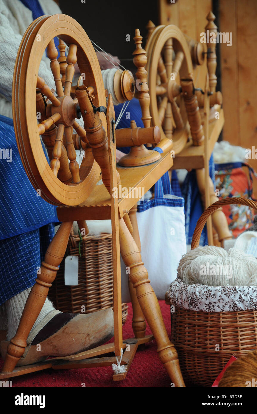 Spinning wheel wheels hi-res stock photography and images - Alamy