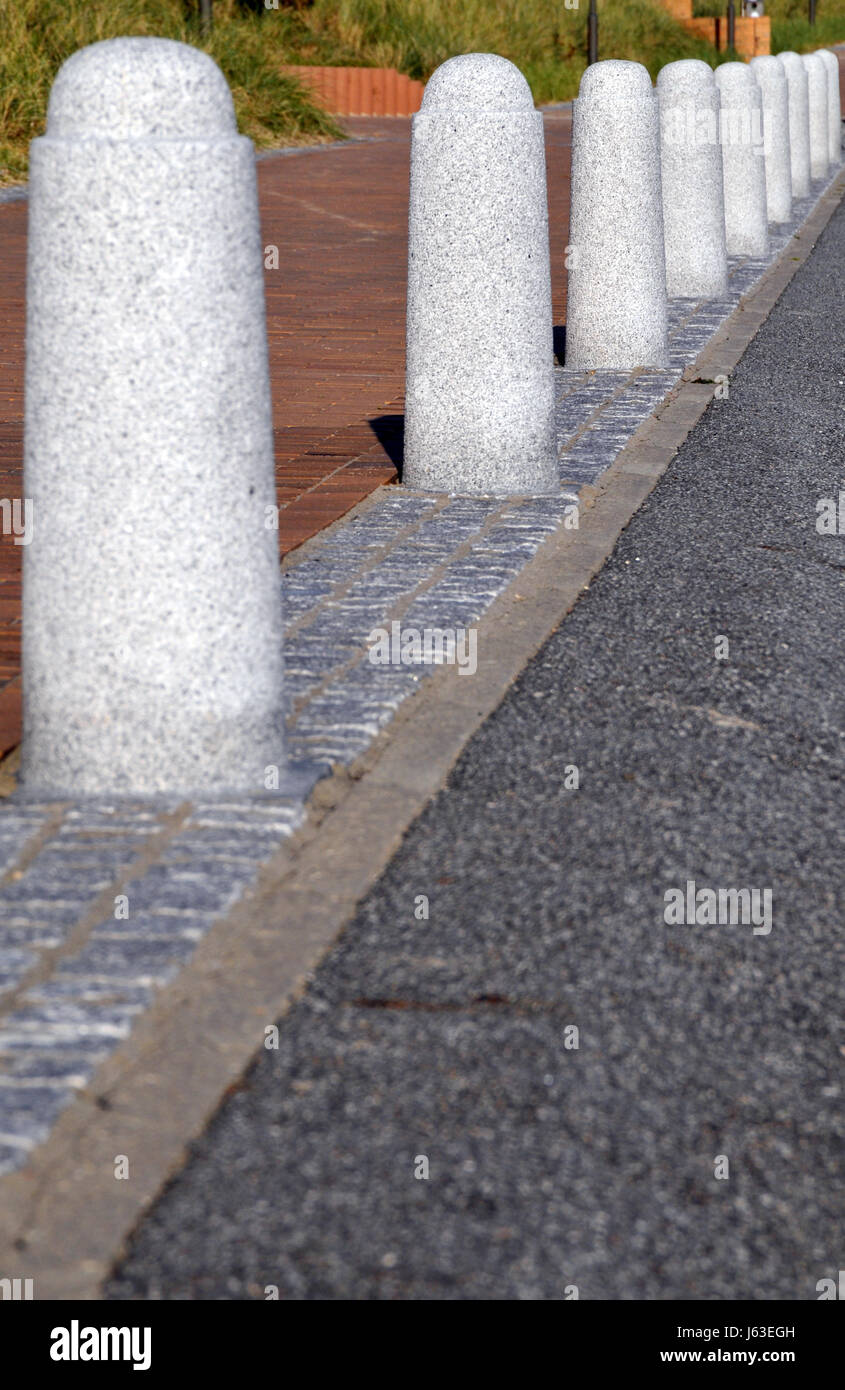 shape pavement barriers way detail object stone large largely concrete ...