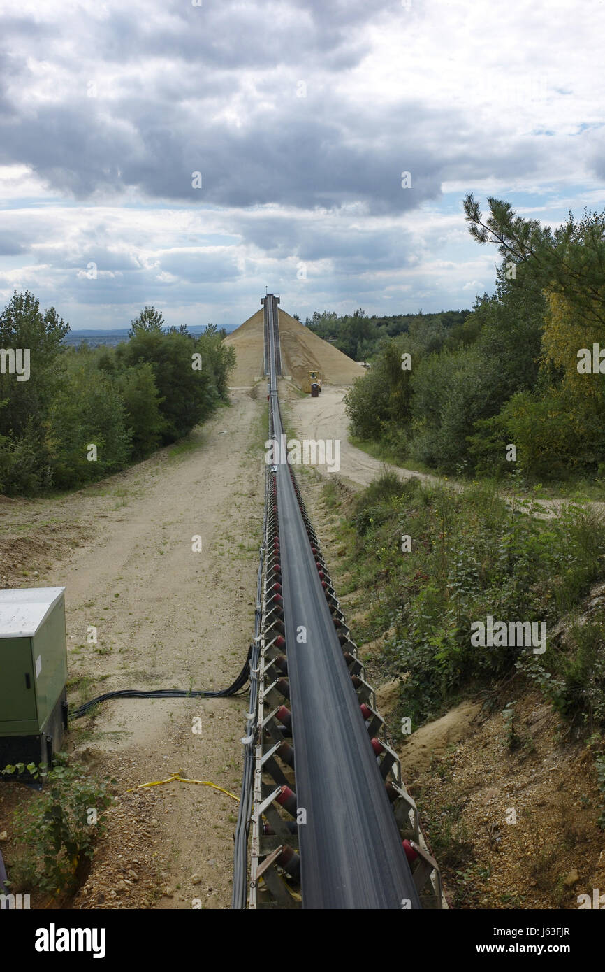 surface mining conveyer belt assembly line industry quartz arenaceous ...