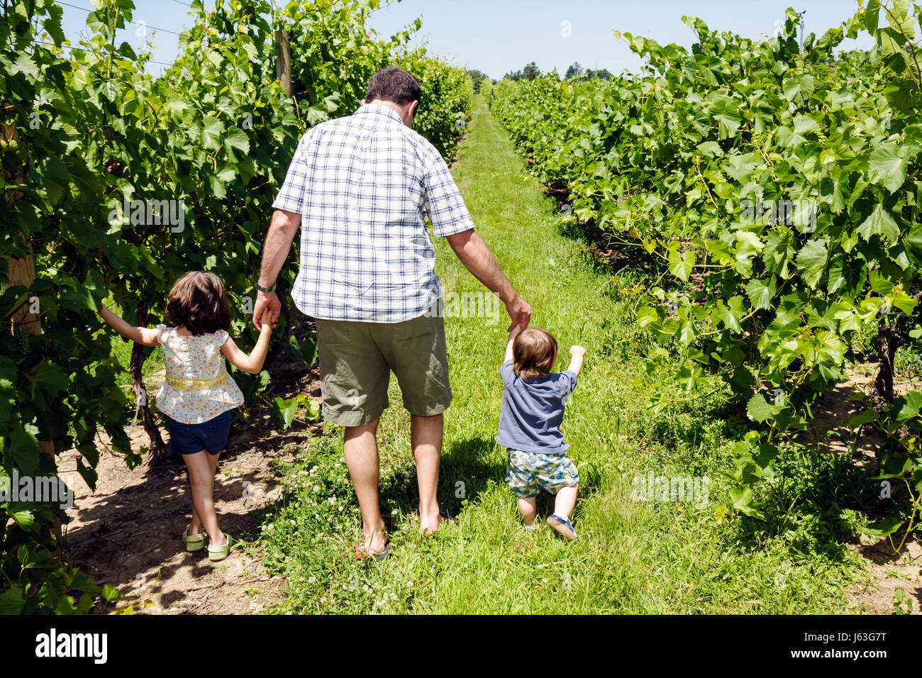 Estate children hi-res stock photography and images - Alamy