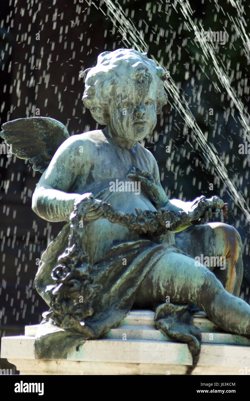 statue cemetery angel angels grave shine shines bright lucent light ...