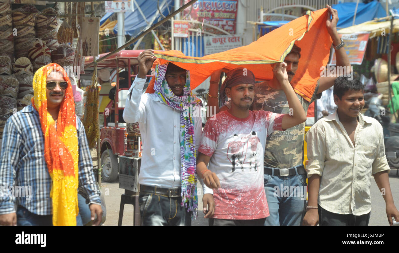 The life in the city of Allahabad where the weather starts getting hot ...