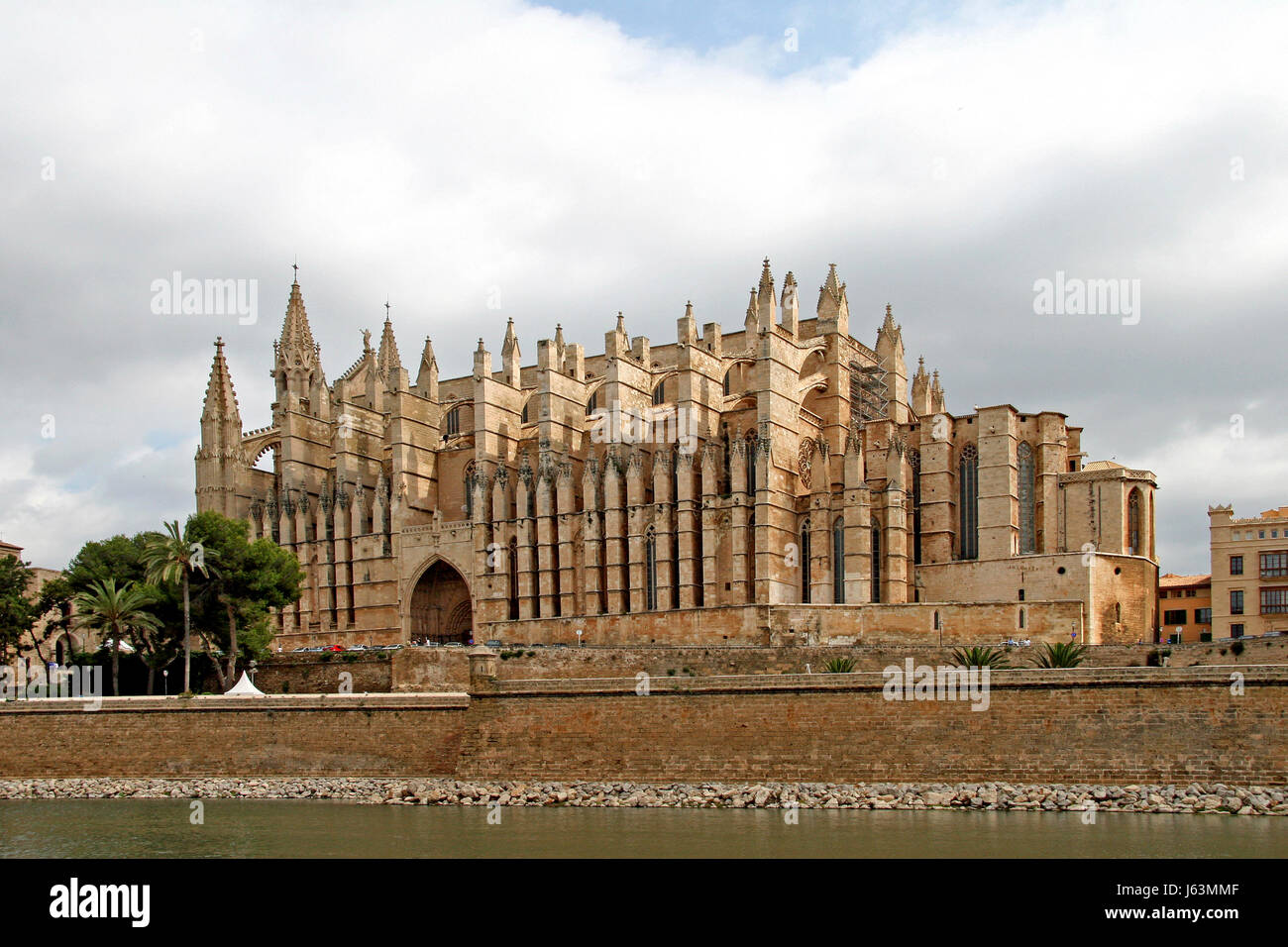 Church mallorca sightseeing style hi-res stock photography and images ...