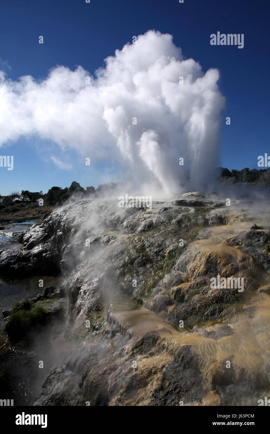 fountain new zealand bubble source geyser attraction dynamics dynamism ...