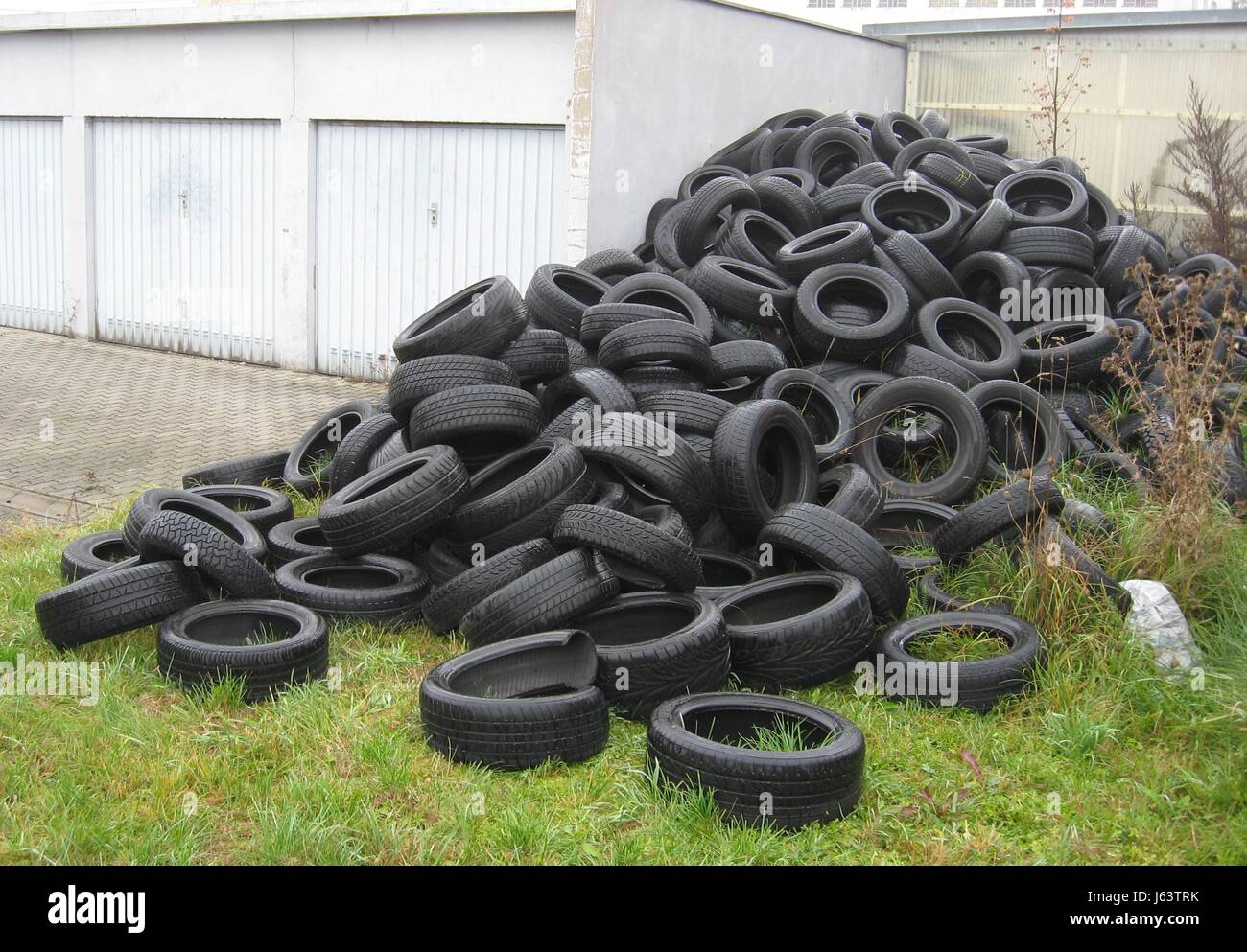 disposal environmental protection car tire hazardous waste tyre tire ...