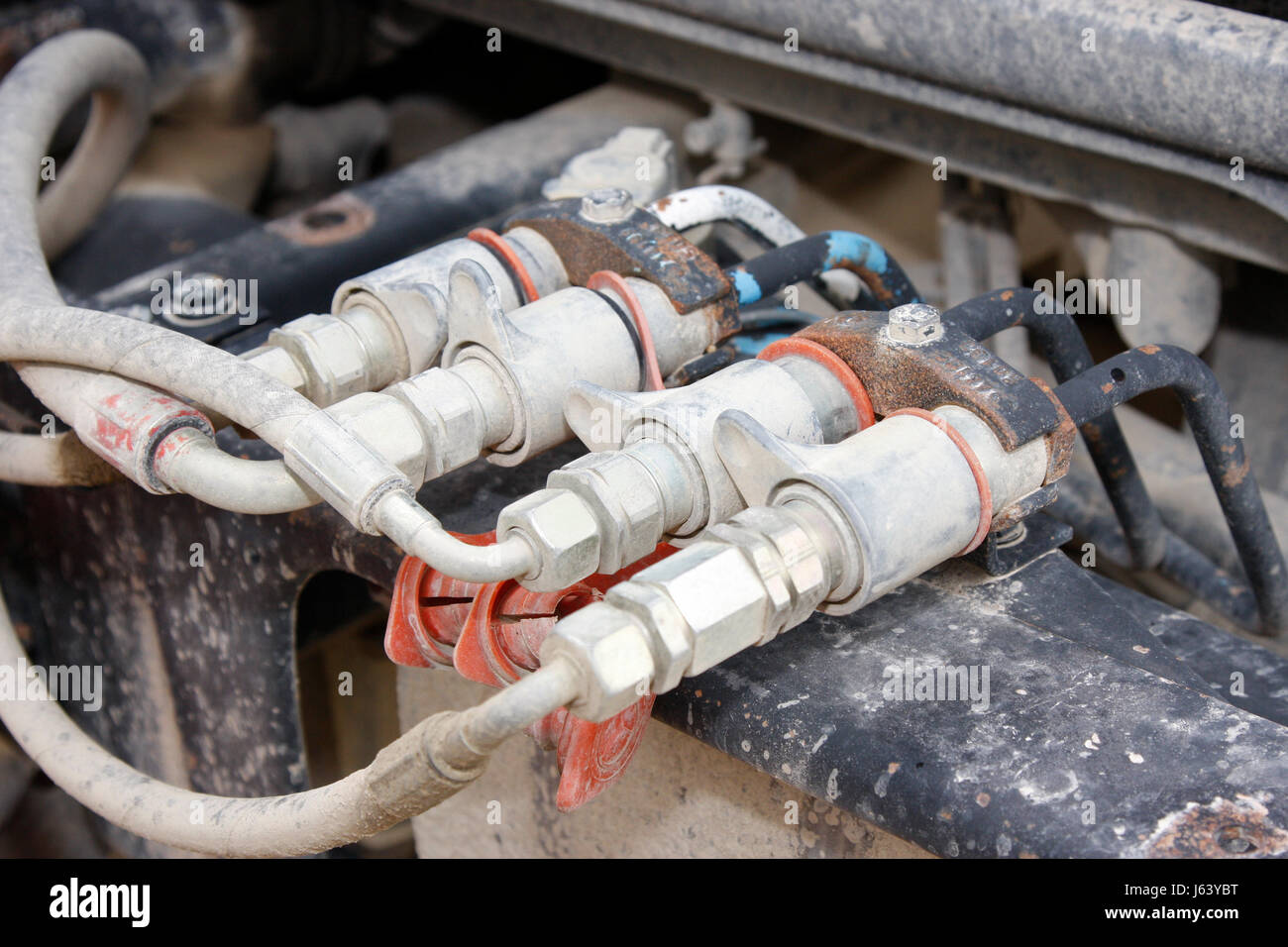 engine drive motor hydraulics connection connectivity interface ...