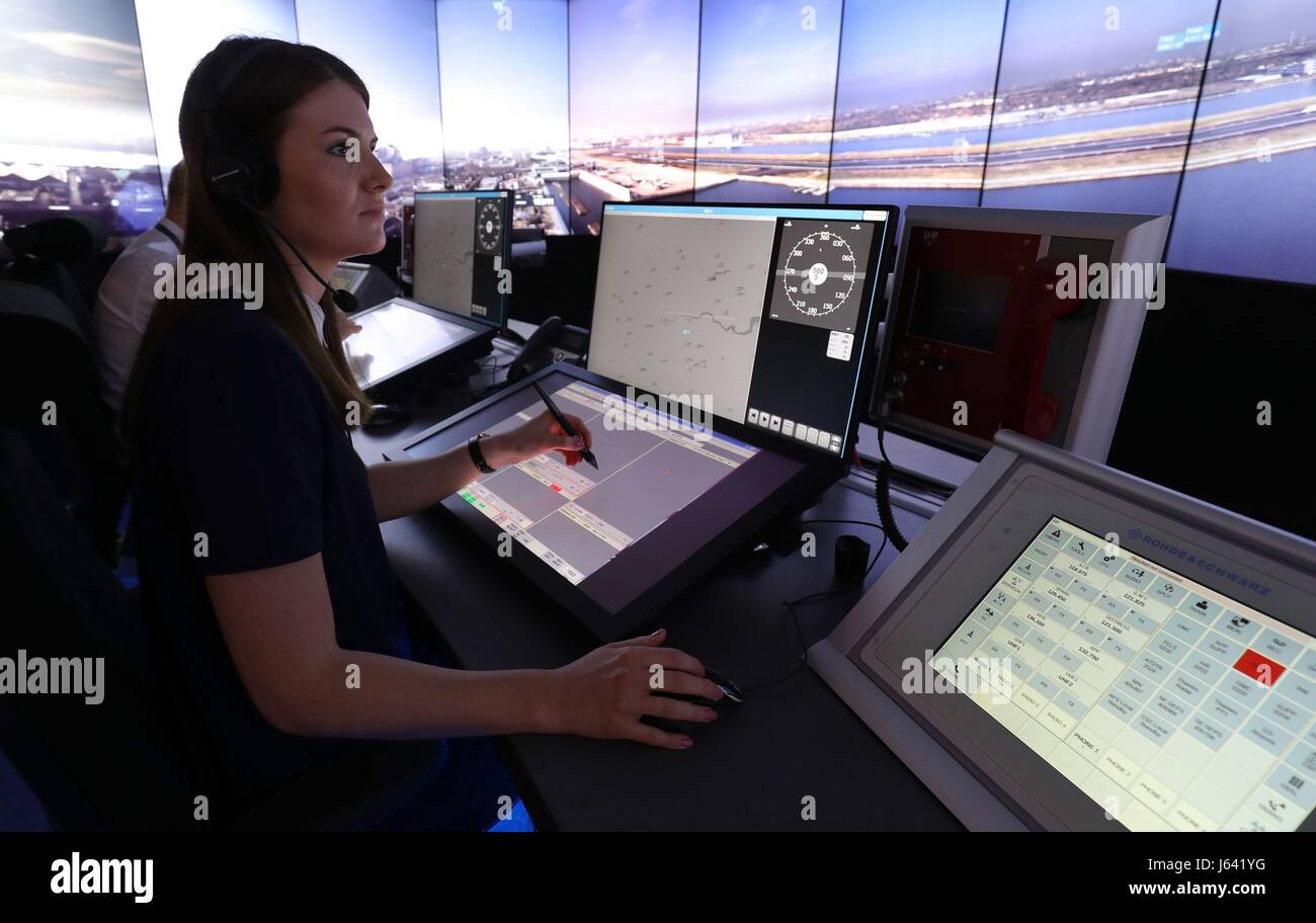 Operations room national air traffic services nats swanwick hi-res ...