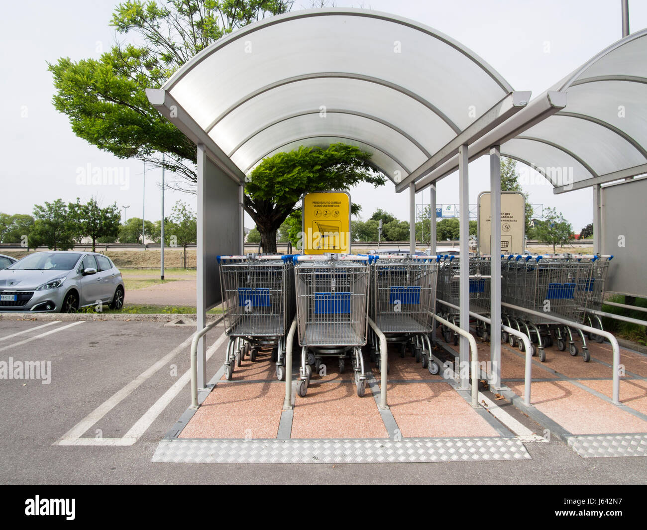 market trolleys carts Stock Photo - Alamy