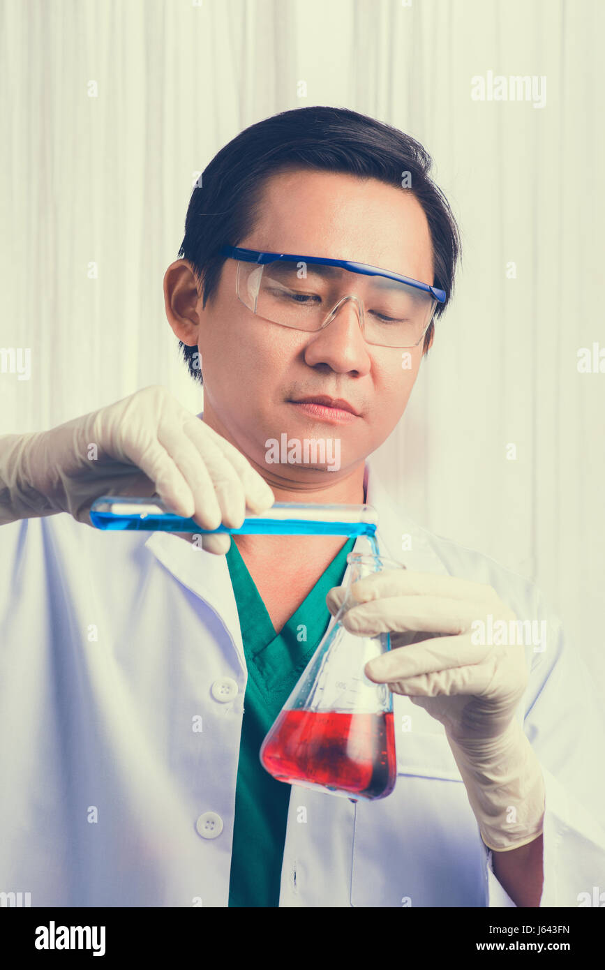 Male scientist hi-res stock photography and images - Alamy
