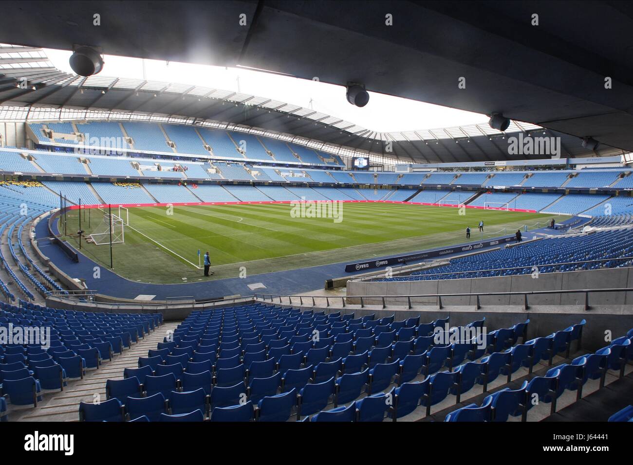 THE ETIHAD STADIUM MANCHESTER CITY V STOKE CITY F ETIHAD STADIUM ...