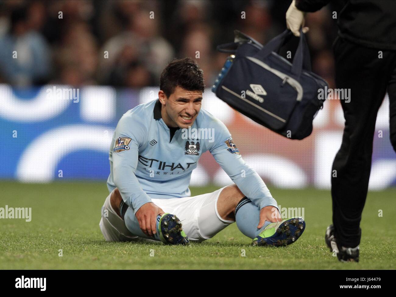 SERGIO AGUERO INJURY MANCHESTER CITY FC ETIHAD STADIUM MANCHESTER ...