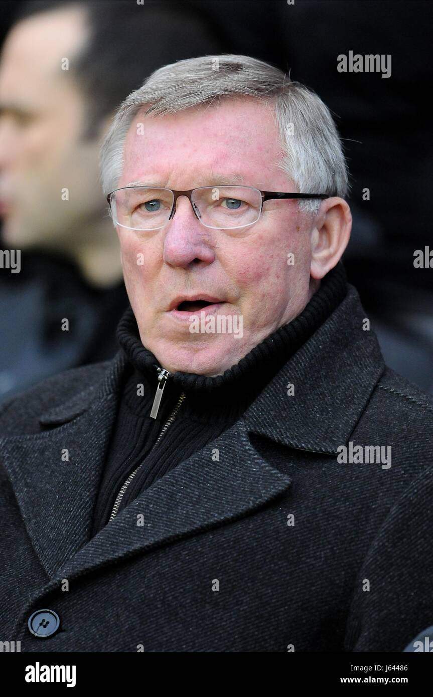 SIR ALEX FERGUSON MANCHESTER UNITED FC DW STADIUM WIGAN ENGLAND 01 ...