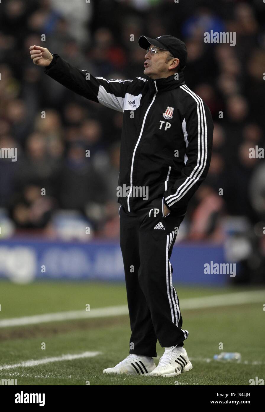 TONY PULIS (MANAGER) STOKE CITY V CHELSEA THE BRITANNIA STADIUM STOKE ...