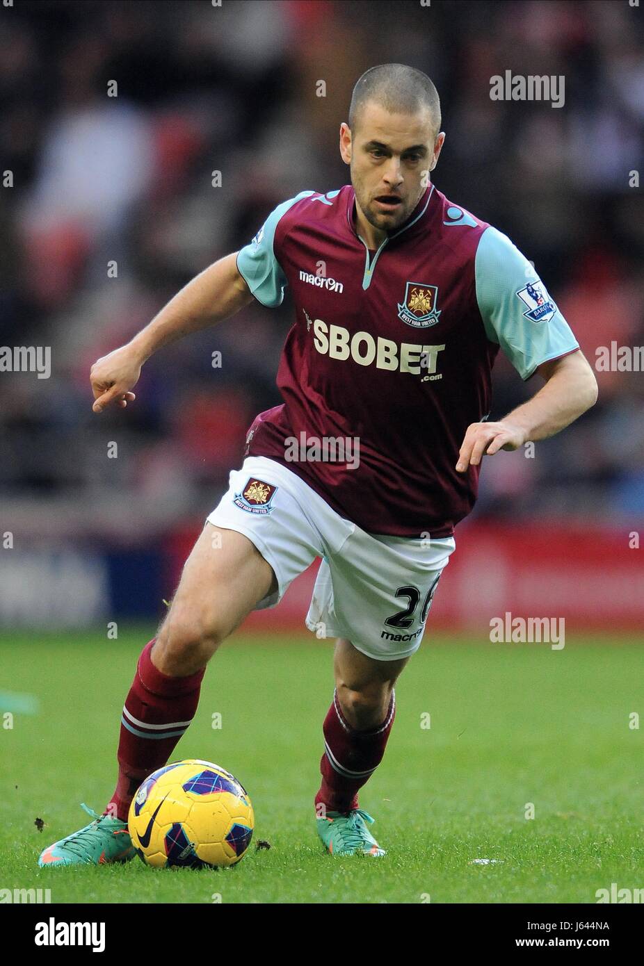 JOE COLE LIVERPOOL FC LIVERPOOL FC STADIUM OF LIGHT SUNDERLAND ENGLAND ...