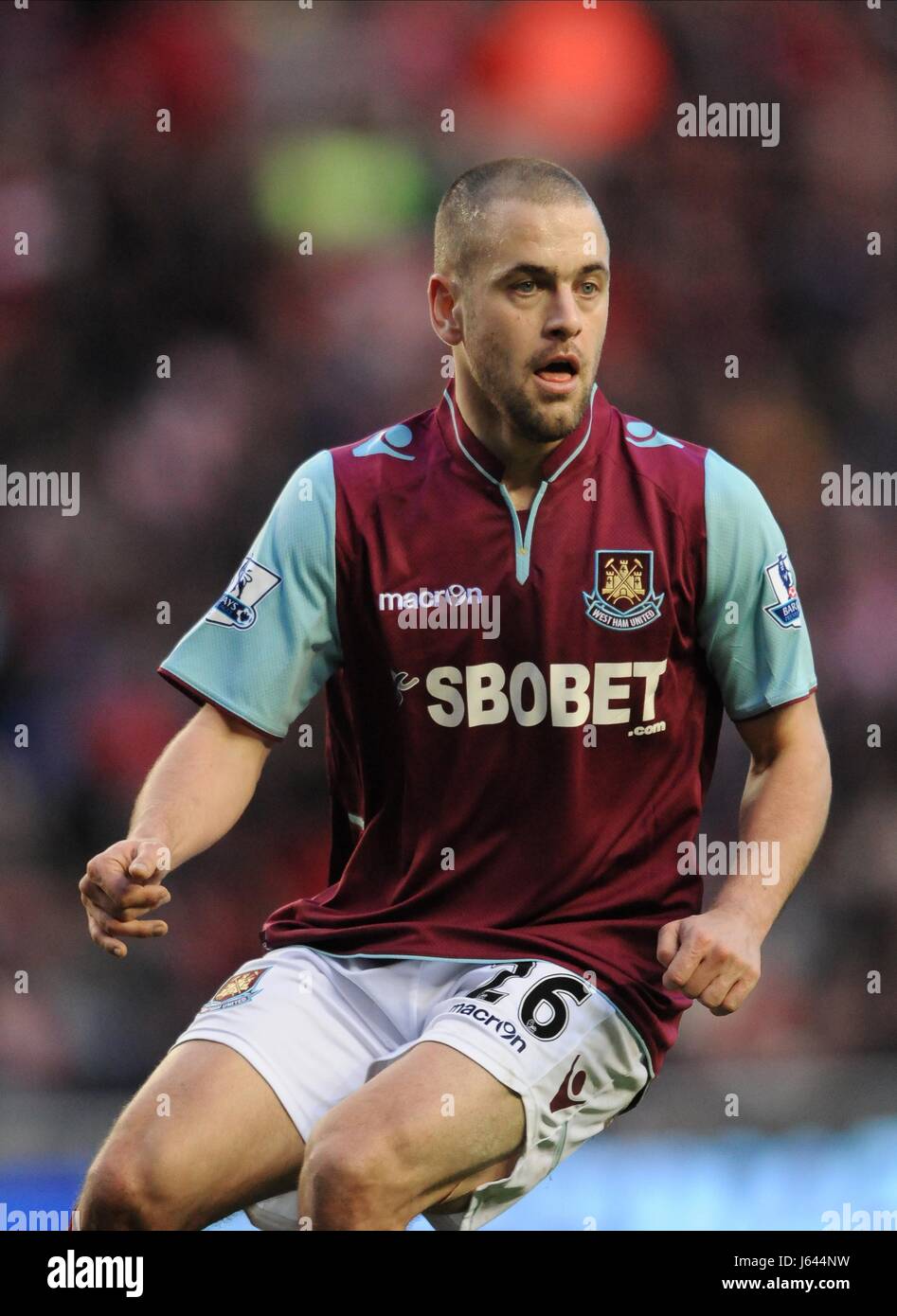 JOE COLE LIVERPOOL FC LIVERPOOL FC STADIUM OF LIGHT SUNDERLAND ENGLAND ...