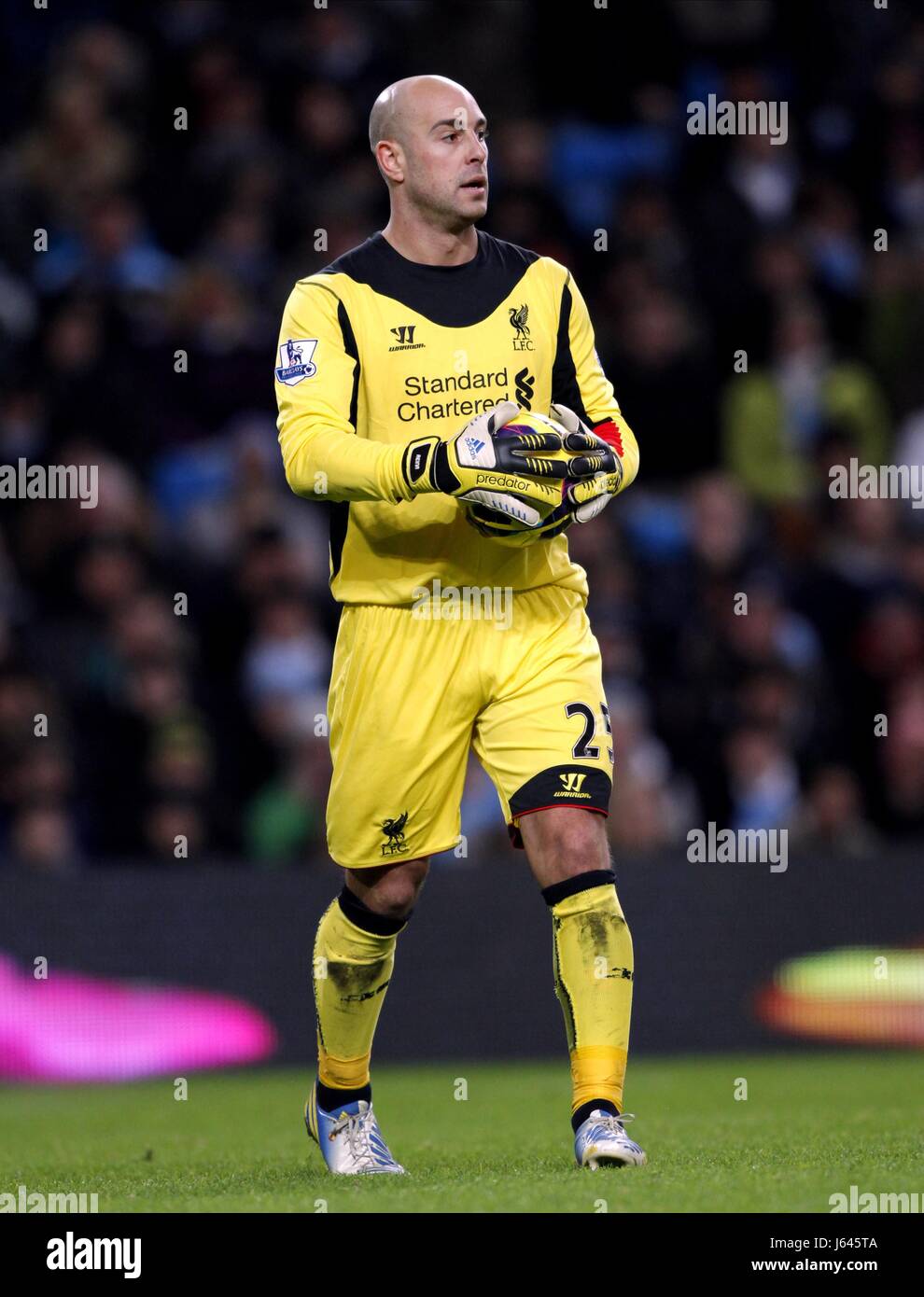 PEPE REINA LIVERPOOL FC ETIHAD STADIUM MANCHESTER ENGLAND 03 February ...