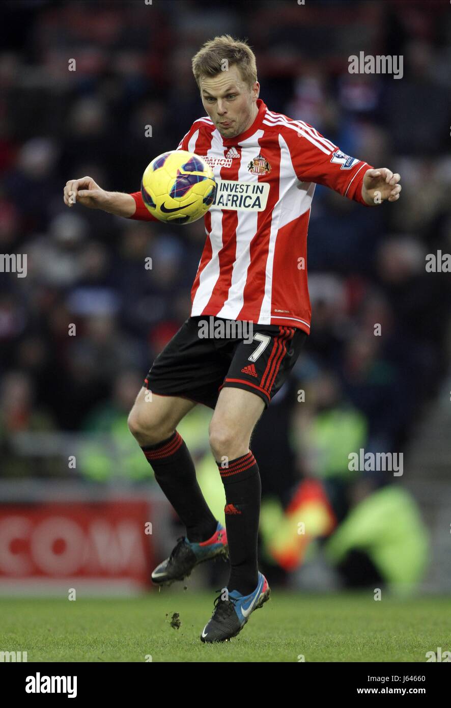 Sebastian larsson arsenal hi-res stock photography and images - Alamy