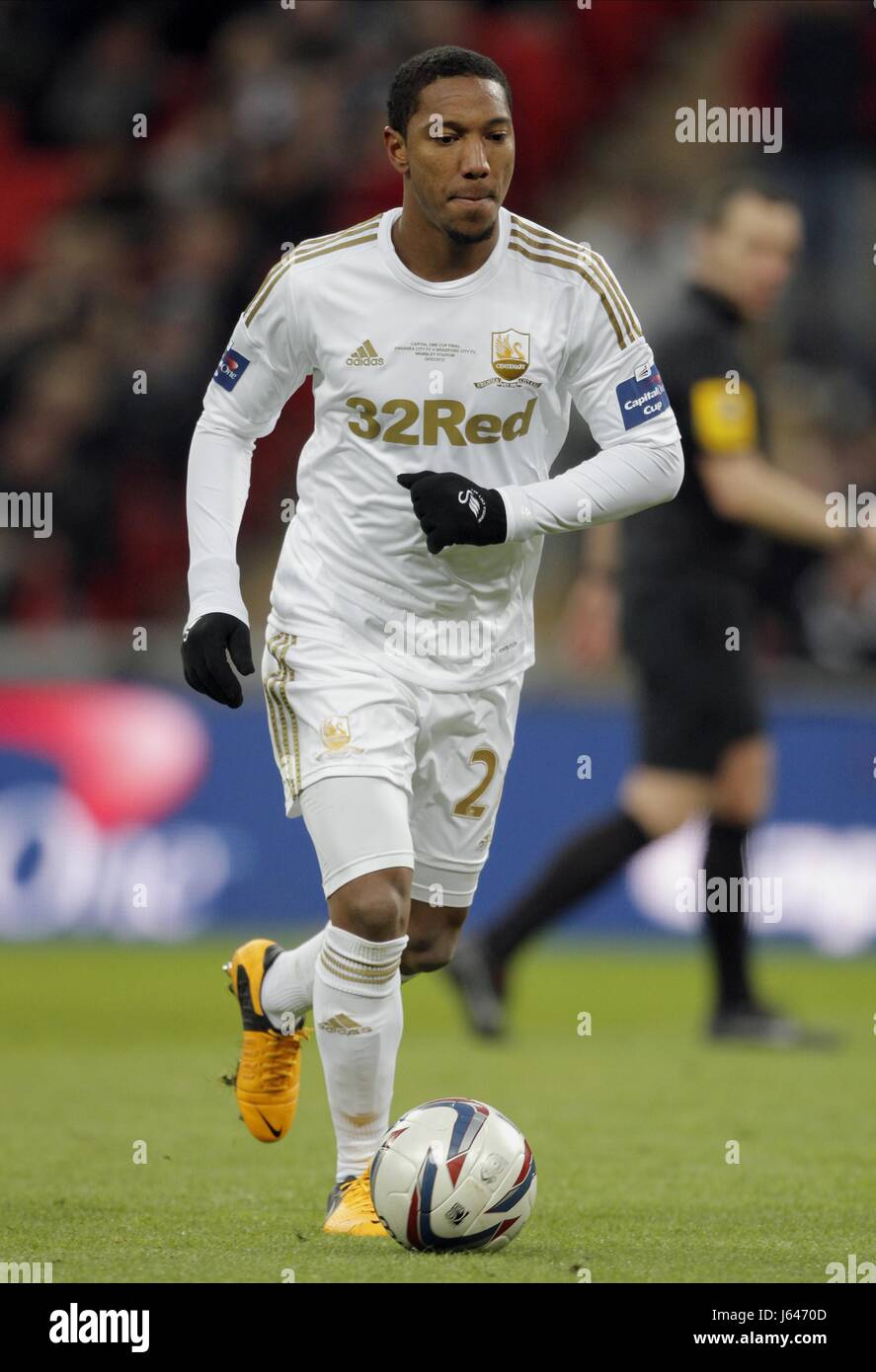 JONATHAN DE GUZMAN SWANSEA CITY FC WEMBLEY STADIUM LONDON ENGLAND 24 ...